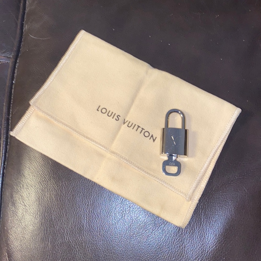 Louis Vuitton Silver Lock And Key - Gem